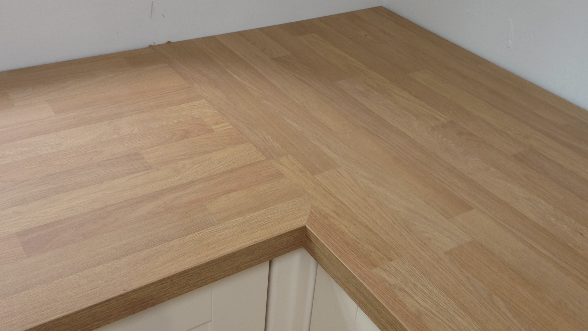 Midland Worktop Fitters Mitre Joint Midland Worktop Fitters Mitre Joint